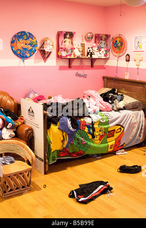 DESASTRE DESORGANIZADO CUARTO RECAMARA ALCOBA HABITACION CAMA ...