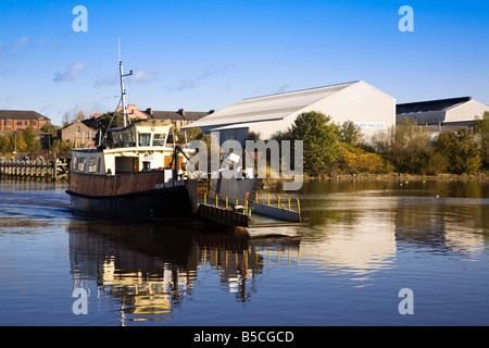 Renfrew-Yoker Ferry, River Clyde, Renfrew, Glasgow, Scotland Stock ...