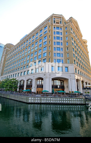 10 Cabot Square 5 The North Colonnade London UK Stock Photo - Alamy