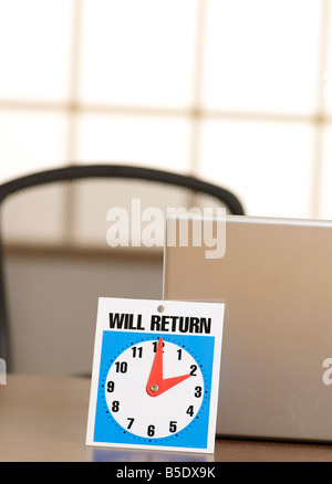 Will return sign Stock Photo: 754956 - Alamy