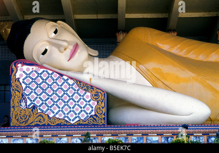 Wat Phothivihan. Reclining Buddha at Buddhist temple Tumpat Kelantan ...