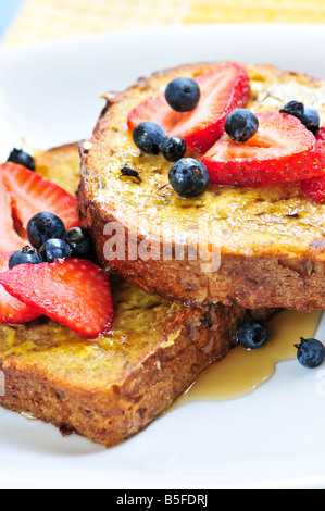 Breakfast of french toast with fresh berries Stock Photo - Alamy