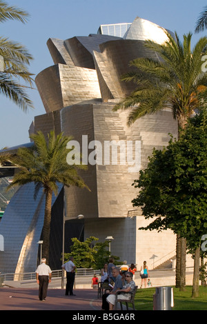 The Guggenheim museum and the Bilbao estuary. Bilbao, Spain Stock Photo ...