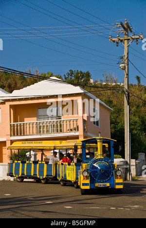 Bermuda Architecture Pink House with White Chimney & Roof Against ...