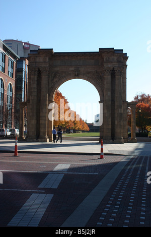 McFerson Commons Park and the Union Station Arch, Nationwide Blvd ...