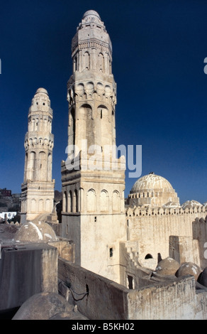 YEMEN MOSQUE Taizz Ashrafiya Stock Photo - Alamy