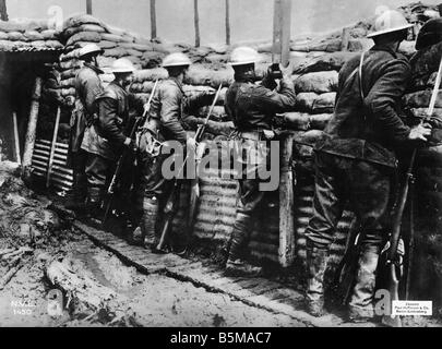 Canadian infantry 1916 Stock Photo - Alamy