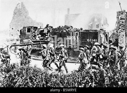 World War 1. A British assault on a Turkish position. On the extreme ...