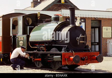Talyllyn Railway saddle tank engine No 1 "Talyllyn" crossing the iconic ...