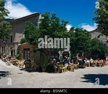Spain Mallorca Valldemossa cafe in the street Stock Photo - Alamy