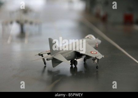 model fighter jet on board aircraft carrier deck Stock Photo - Alamy