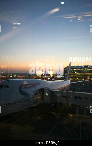 The Sunset at London Heathrow International Airport UK Stock Photo - Alamy