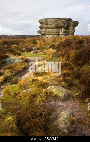 The Eagle Stone on Eaglestone Flat at Baslow Edge in the Peak District ...
