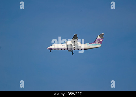 Air Southwest Bombardier Dash 8-311 turboprop aircraft landing at ...