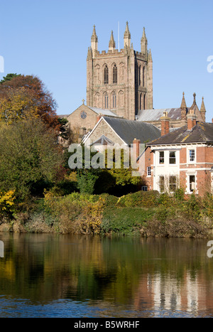 river wye hereford cathedral and autumn colours, hereford ...