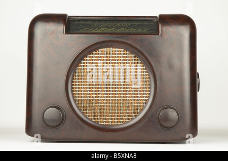 Antique Bakelite Bush DAC90 brown radio 1940's Stock Photo - Alamy