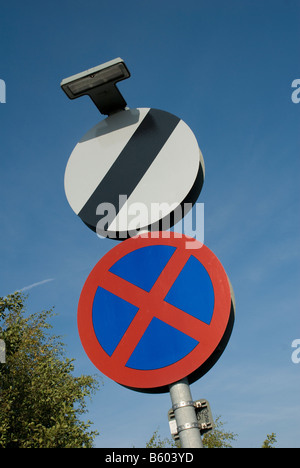uk road sign clearway no stopping or parking Stock Photo: 30847790 - Alamy