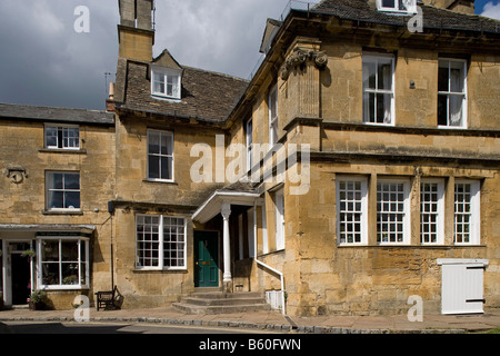 Chipping Camden town center typical houses Built in melow stone House ...