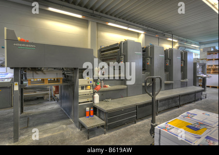 Heidelberg Speedmaster printing press with feeder and printing units in ...