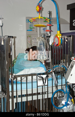 Hospital pediatric intensive care unit icu picu Stock Photo - Alamy