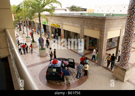 Metrocentro Shopping Mall, San Salvador Stock Photo - Alamy