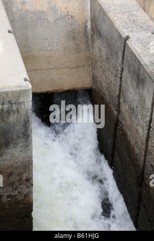 Songo Lock Located on the Songo River which connects Sebago Lake to ...