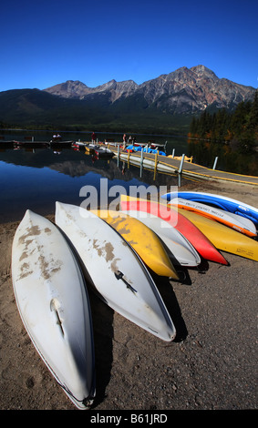 Pyramid Lake Beach. Jasper National Park landscape. Canadian Rockies ...