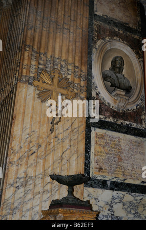 Tomb of the Italian Renaissance artist Raphael in the Pantheon in Rome ...