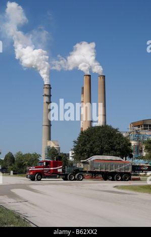 TECO Power Big Bend Power Station in Florida with scurbbers making 1900 ...