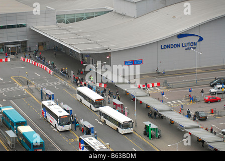 Luton Airport Terminal Stock Photo - Alamy