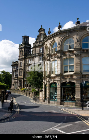 Harrogate town Centre, Yorkshire UK England, Welcome to Harrogate sign ...