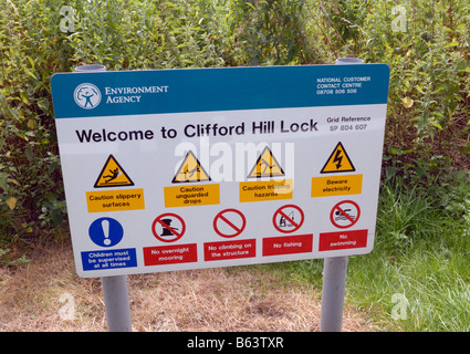 Clifford Hill Lock Lock number 5 This lock on the River Nene has a ...
