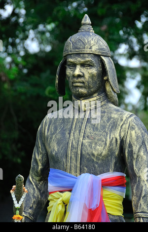 Thailand: King Taksin battle statue in the middle of King Taksin Park ...
