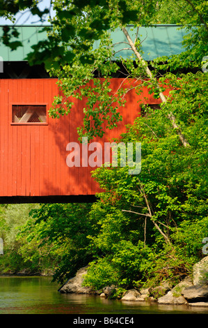 Red Covered Bridge Battenkill river Vermont Stock Photo - Alamy