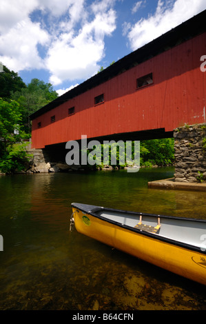 Red Covered Bridge Battenkill river Vermont Stock Photo - Alamy