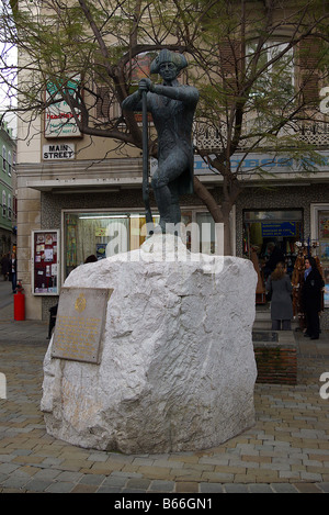 Statue of an infantryman in Main Street Gibraltar Stock Photo - Alamy