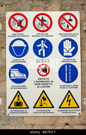 italian construction site health and safety sign Stock Photo - Alamy