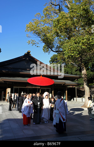 Japan. Tokyo. Traditional wedding ceremony at Meiji Jingu Shinto shrine ...