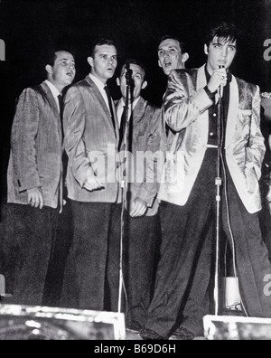 ELVIS PRESLEY and the Jordanaires about 1956. From l: Gordon Stoker ...