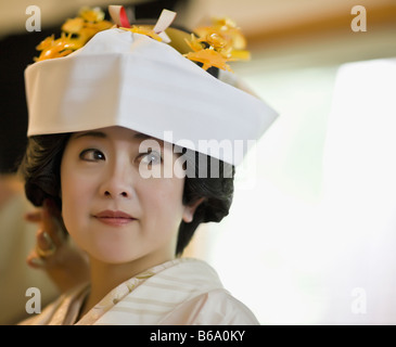 Portrait of a traditional Japanese bride Stock Photo - Alamy