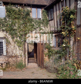 Kent Sevenoaks Long Barn Stock Photo: 21135006 - Alamy