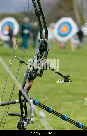 Equipment for archery on target Stock Photo - Alamy