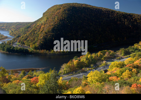 OVERLOOK FALL FOLIAGE MOUNT MINSI FROM MOUNT TAMMANY TRAIL APPALACHIAN ...