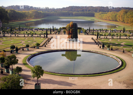 Split Rocker by Jeff Koons at the Palace of Versailles Stock Photo - Alamy