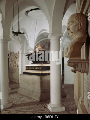 tomb of admiral lord nelson st pauls cathedral Stock Photo - Alamy