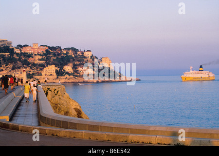 The front sea sidewalk of Rauba Capeu near the harbour of Nice Stock ...