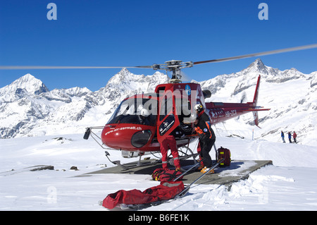 Air Zermatt, rescue helicopter during a rescue, Matterhorn Mountain ...