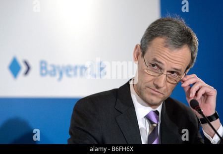 Michael Kemmer, chairman of the Bayern LB, during the press conference ...
