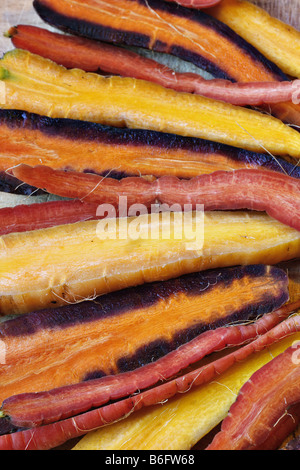CARROTS YELLOWSTONE PURPLE HAZE AND SAMURAI RED Stock Photo - Alamy