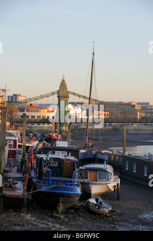 England, London, Hammersmith, The Dove Pier Stock Photo - Alamy